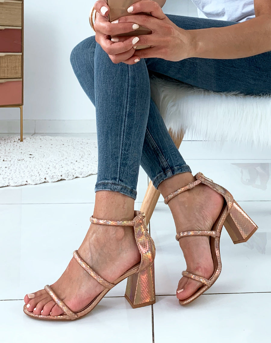 Sandales roses gold effet python à multiples lanières et à talons carr